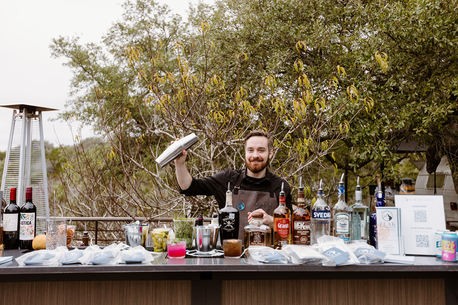 5 Benefits of an In-House Bar Catering Partner - Peak Beverage | Event ...